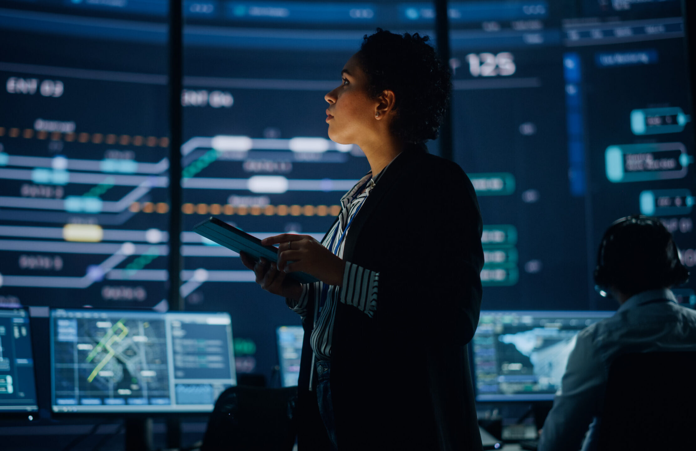 Monitor thunderstorms and lightning live with a comprehensive tool